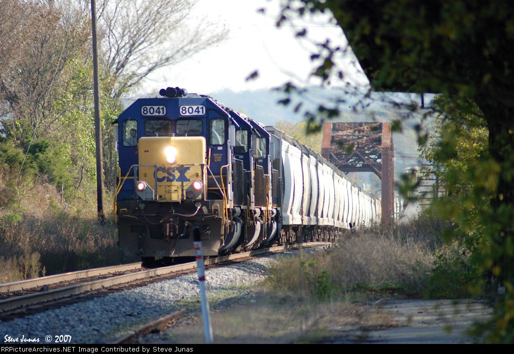 CSX 8041 Q525